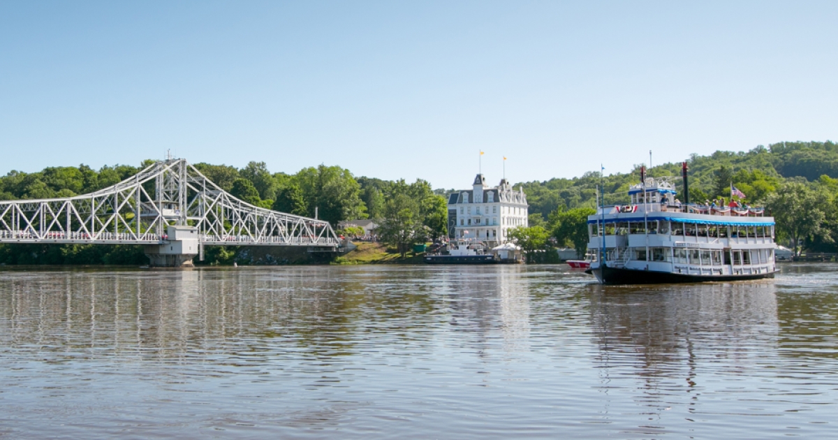 Becky Thatcher Riverboat | CTvisit