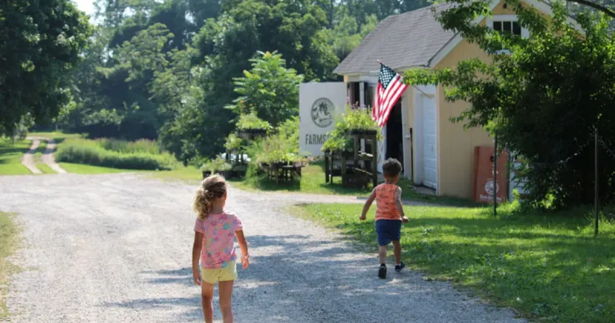 Yellow Farmhouse Education Center | CTvisit